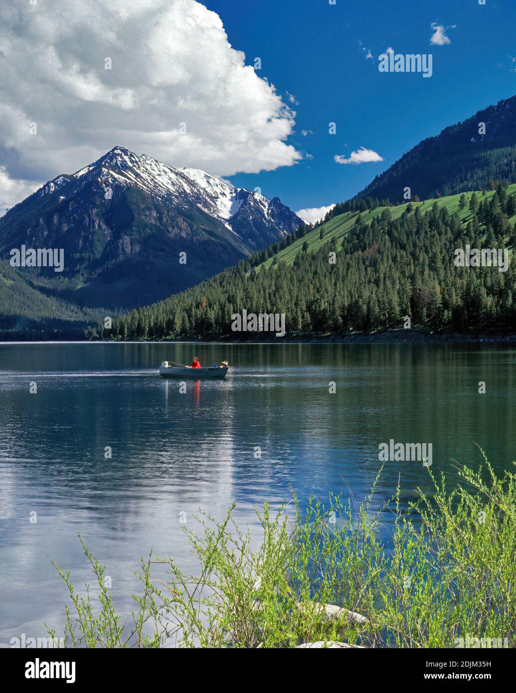 Small lakes in oregon hi-res stock photography and images - Alamy
