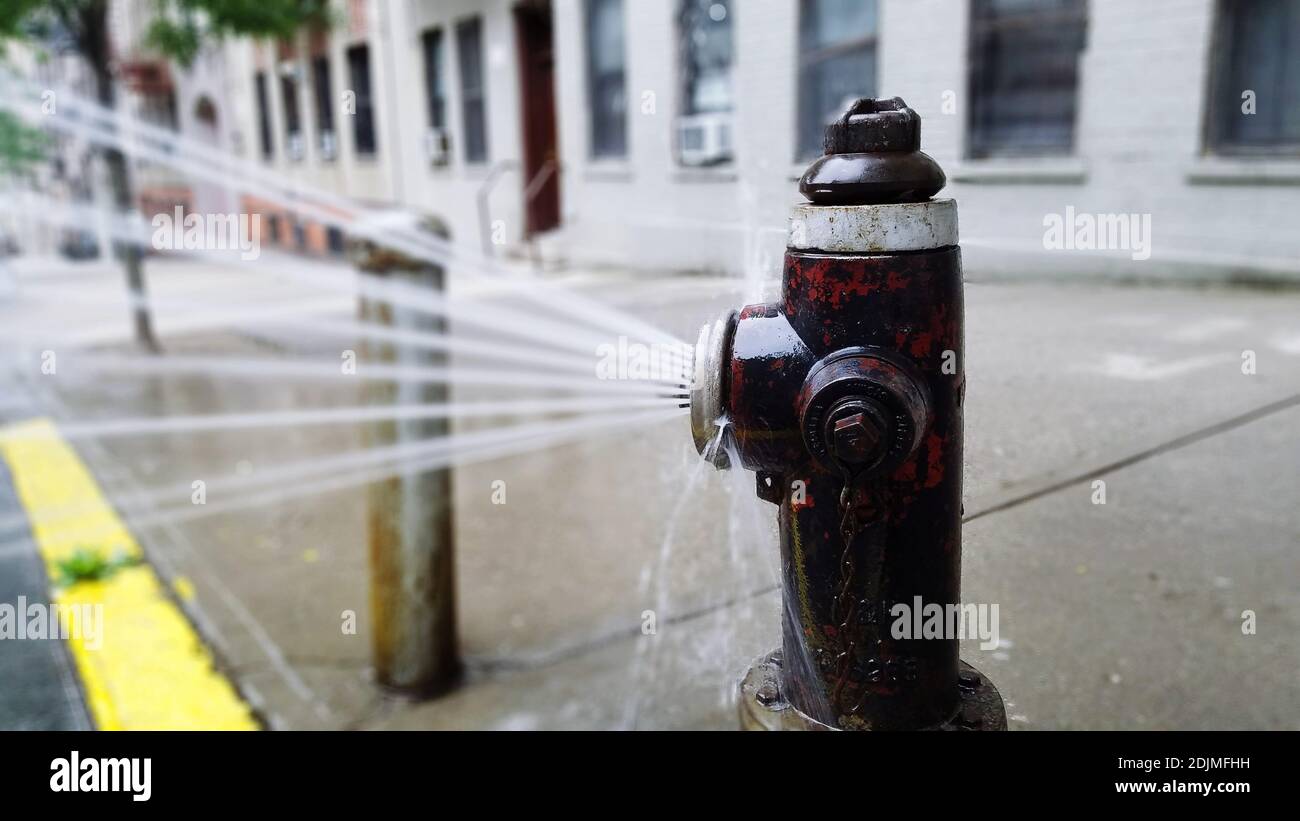 City on fire from water hi-res stock photography and images - Alamy