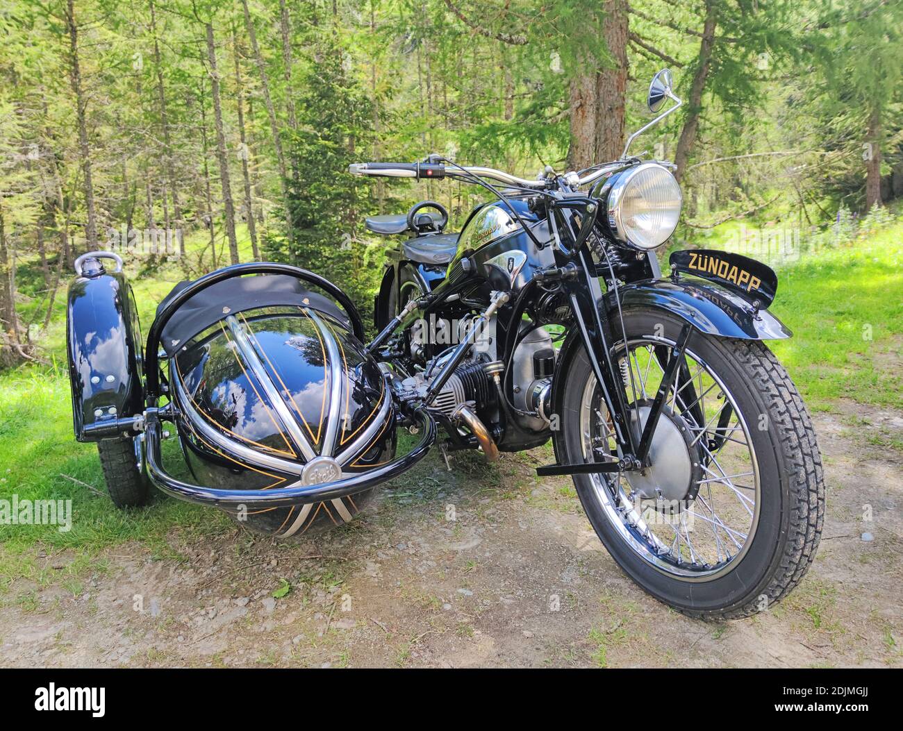 Vintage motorcycle sidecar hi-res stock photography and images - Alamy