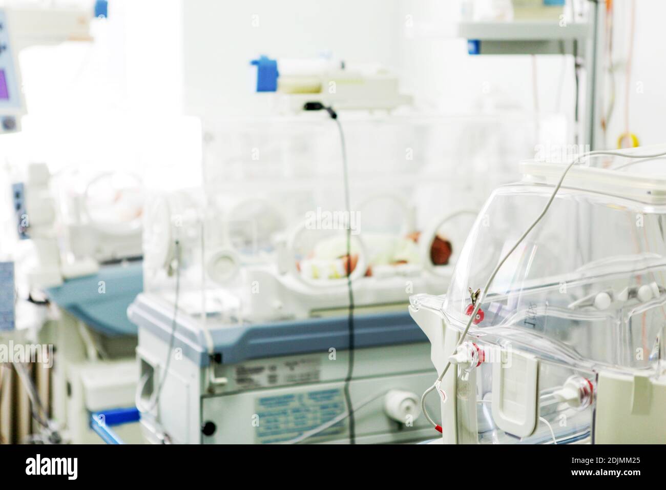 Baby incubator focus hi-res stock photography and images - Alamy