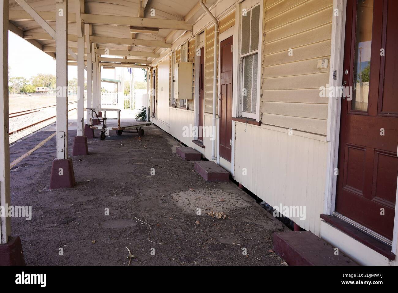 A disused vintage railway station showing dirt platform Stock Photo - Alamy