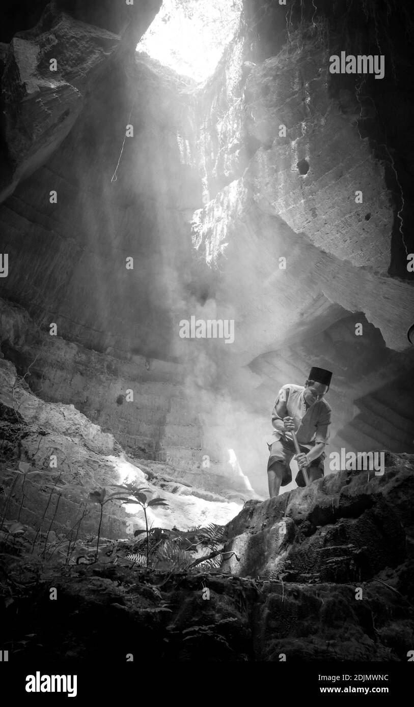 Quarry men Black and White Stock Photos & Images - Alamy