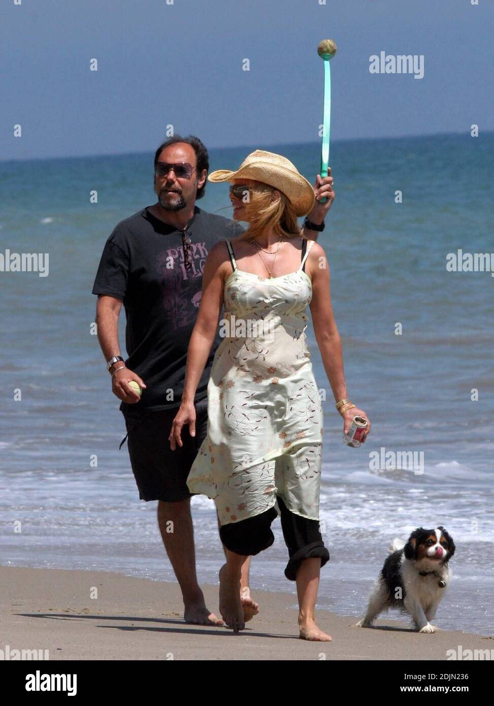 Toting hi-res stock photography and images - Alamy