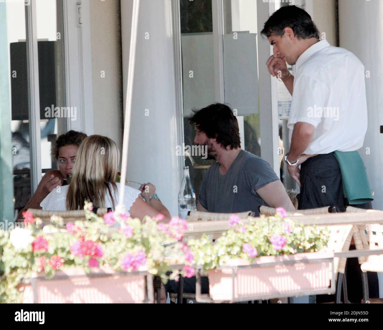 Exclusive!! Keanu Reeves and two female lunch dates dine outside at ...