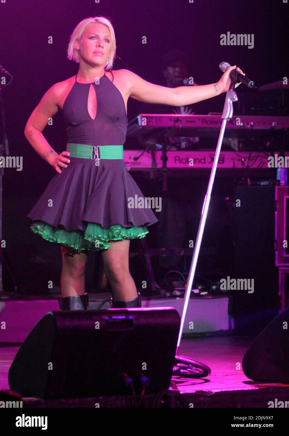 Singer pink hi-res stock photography and images - Alamy