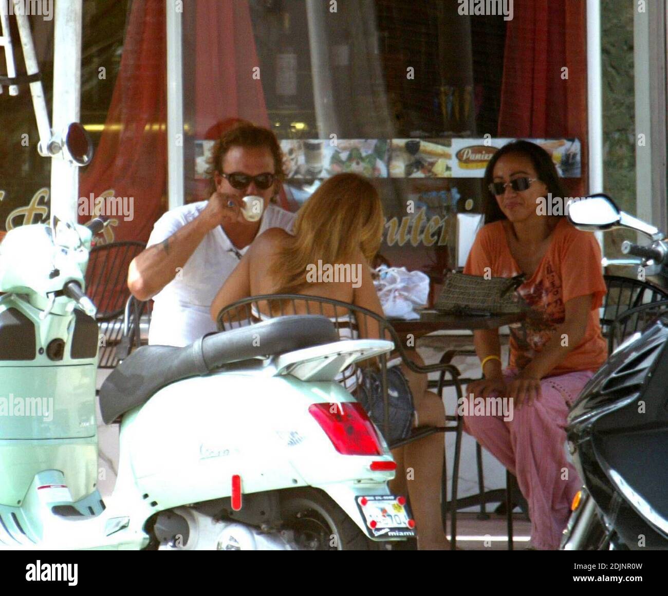 Mickey rourke dog hi-res stock photography and images - Alamy