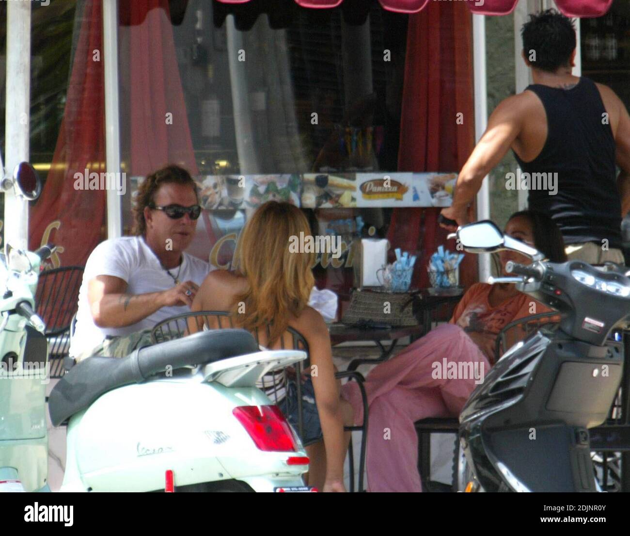 Mickey rourke dog hi-res stock photography and images - Alamy