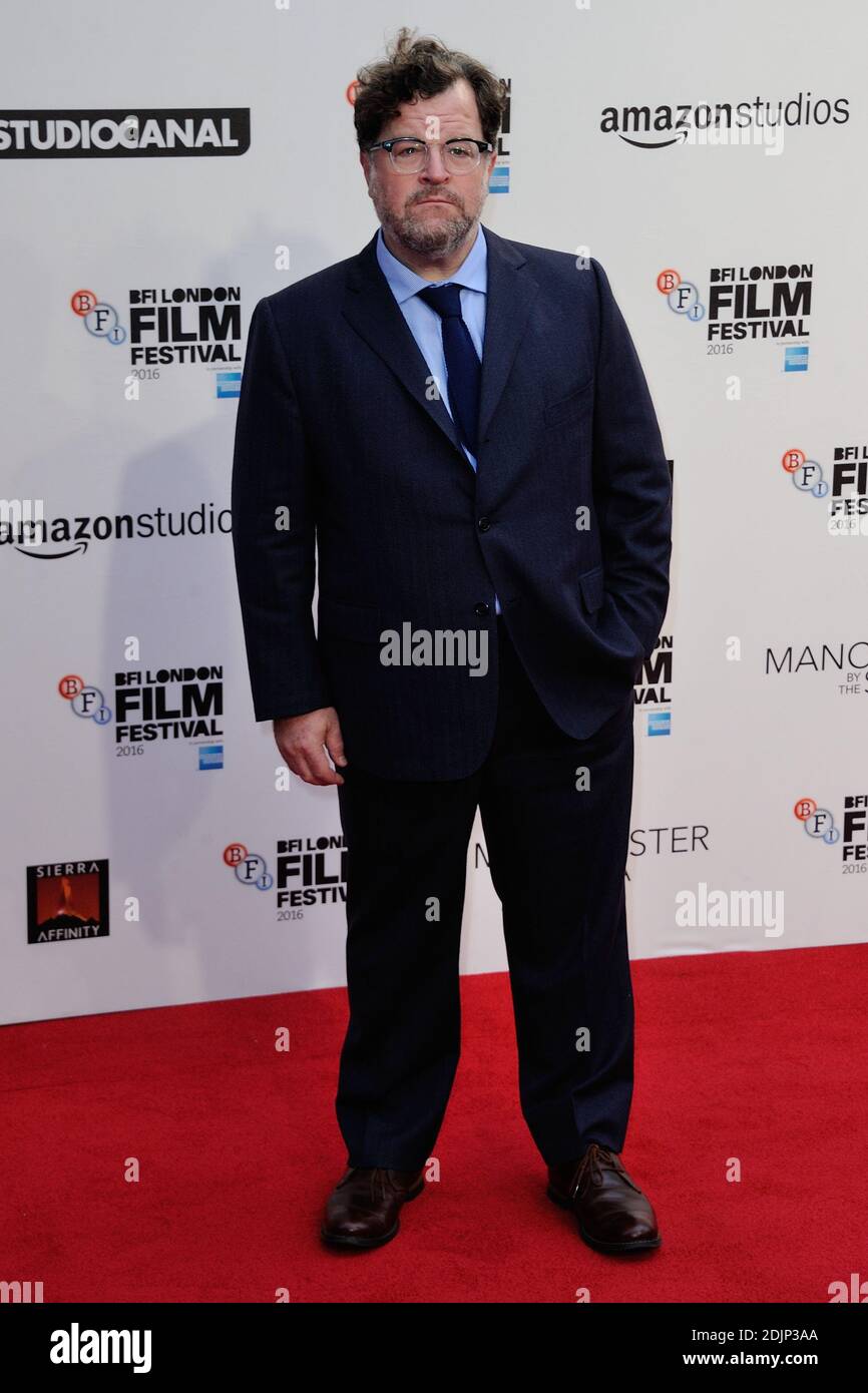 Kenneth Lonergan attending the premiere of Manchester by the Sea as ...