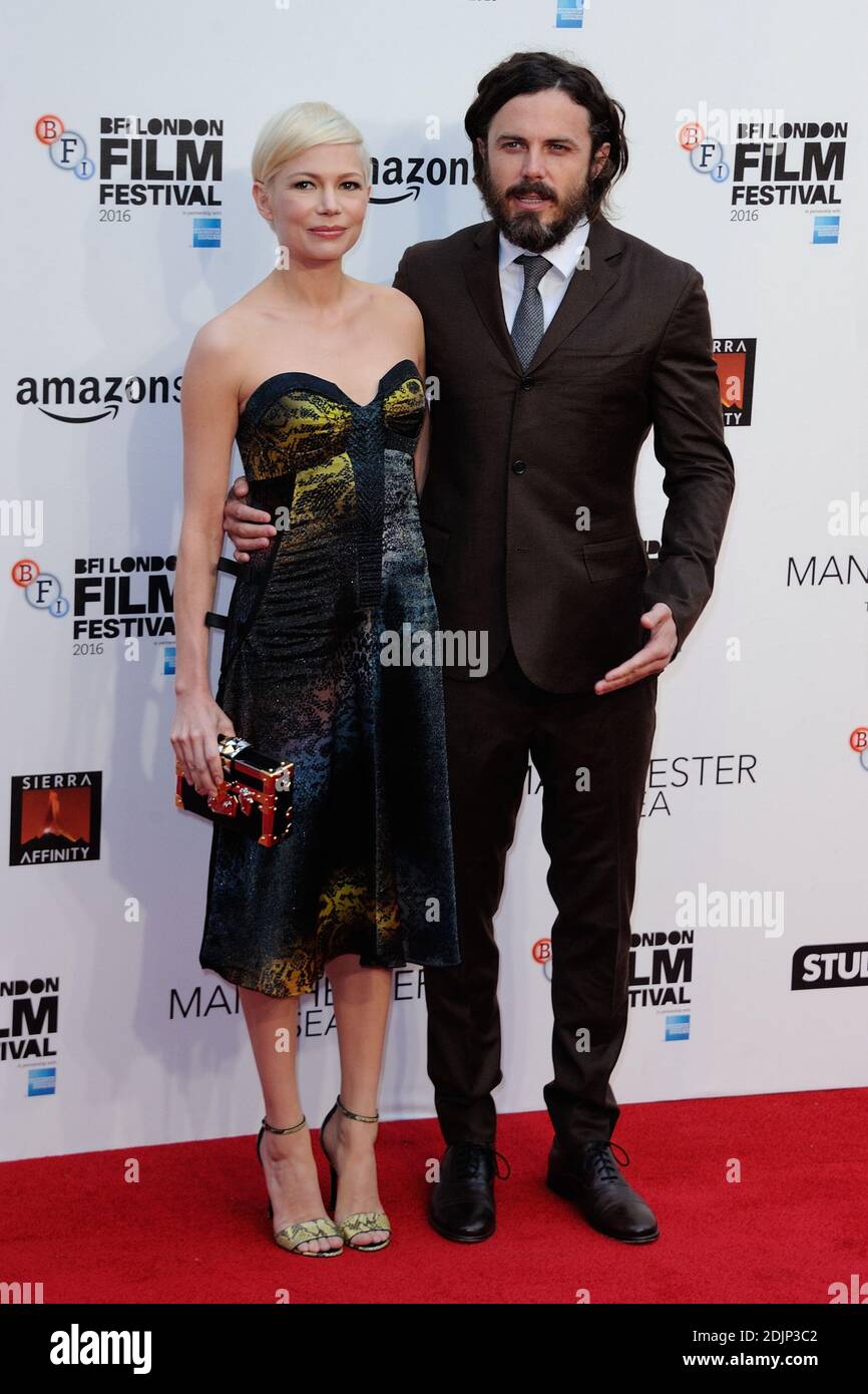 Michelle williams casey affleck hi-res stock photography and images - Alamy
