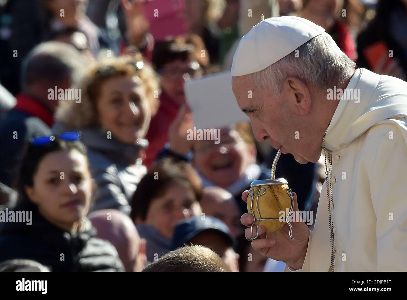 Pope mate hi-res stock photography and images - Alamy