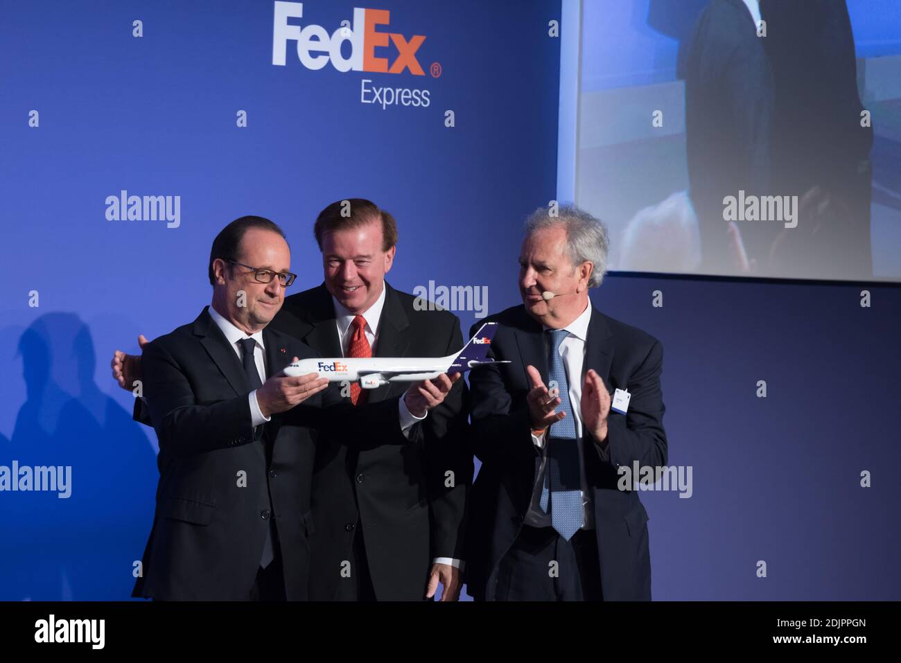 Fedex operations hi-res stock photography and images - Alamy