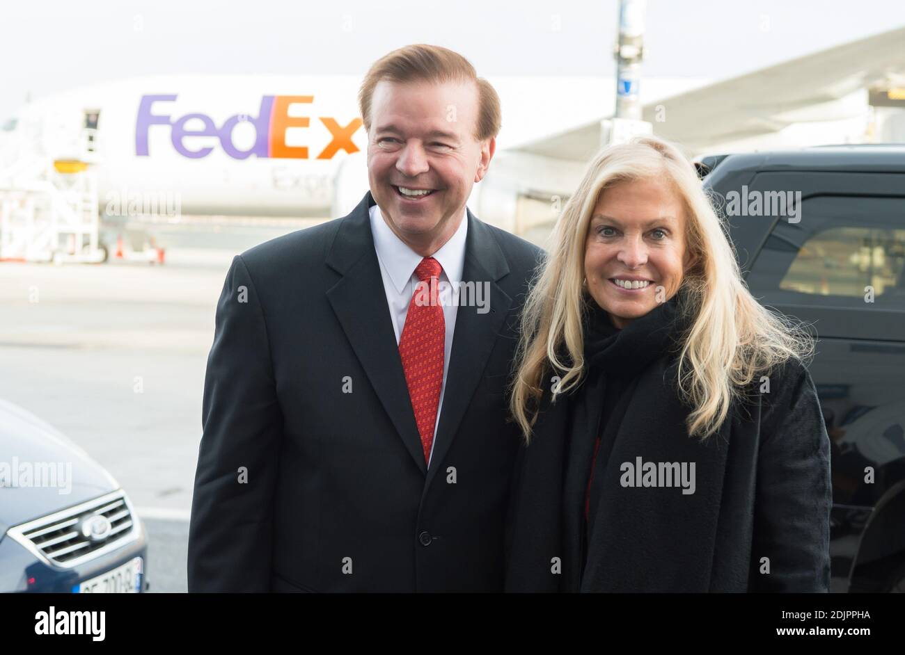 FedEx CEO David J. Bronczeck and US Ambassador to France Jane D ...