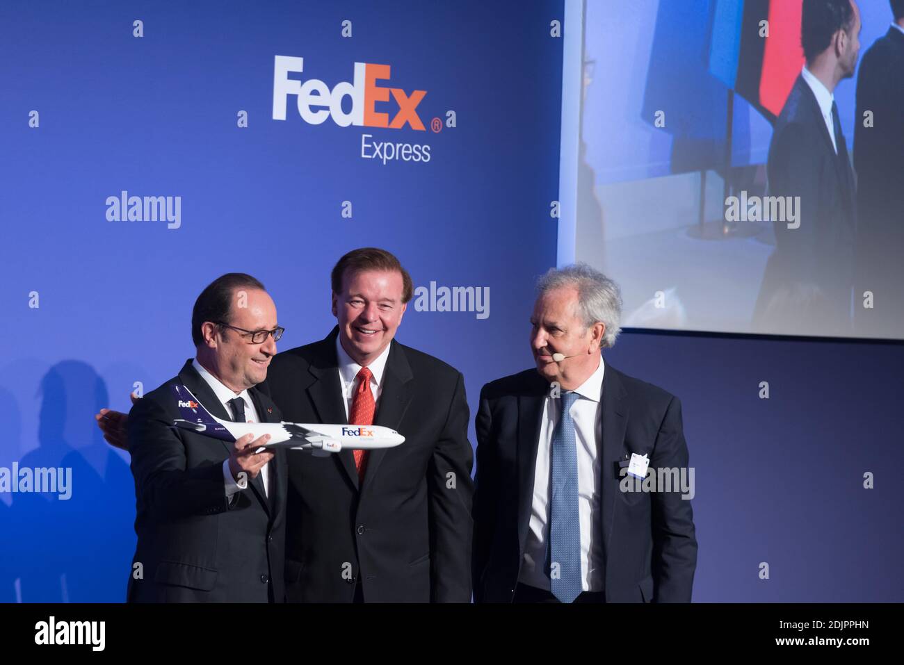 Fedex operations hi-res stock photography and images - Alamy