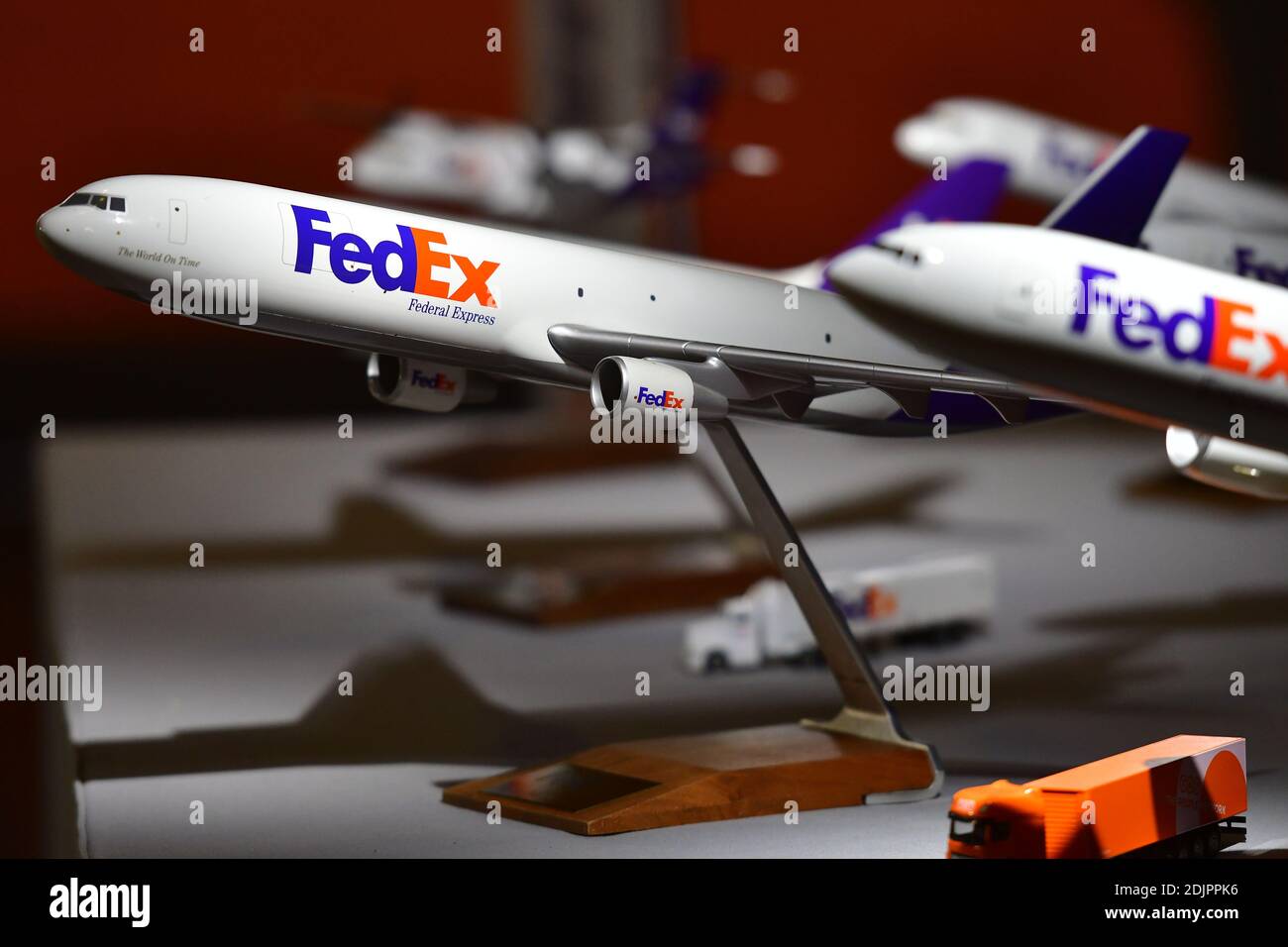 Charles de gaulle airport general view hi-res stock photography and ...