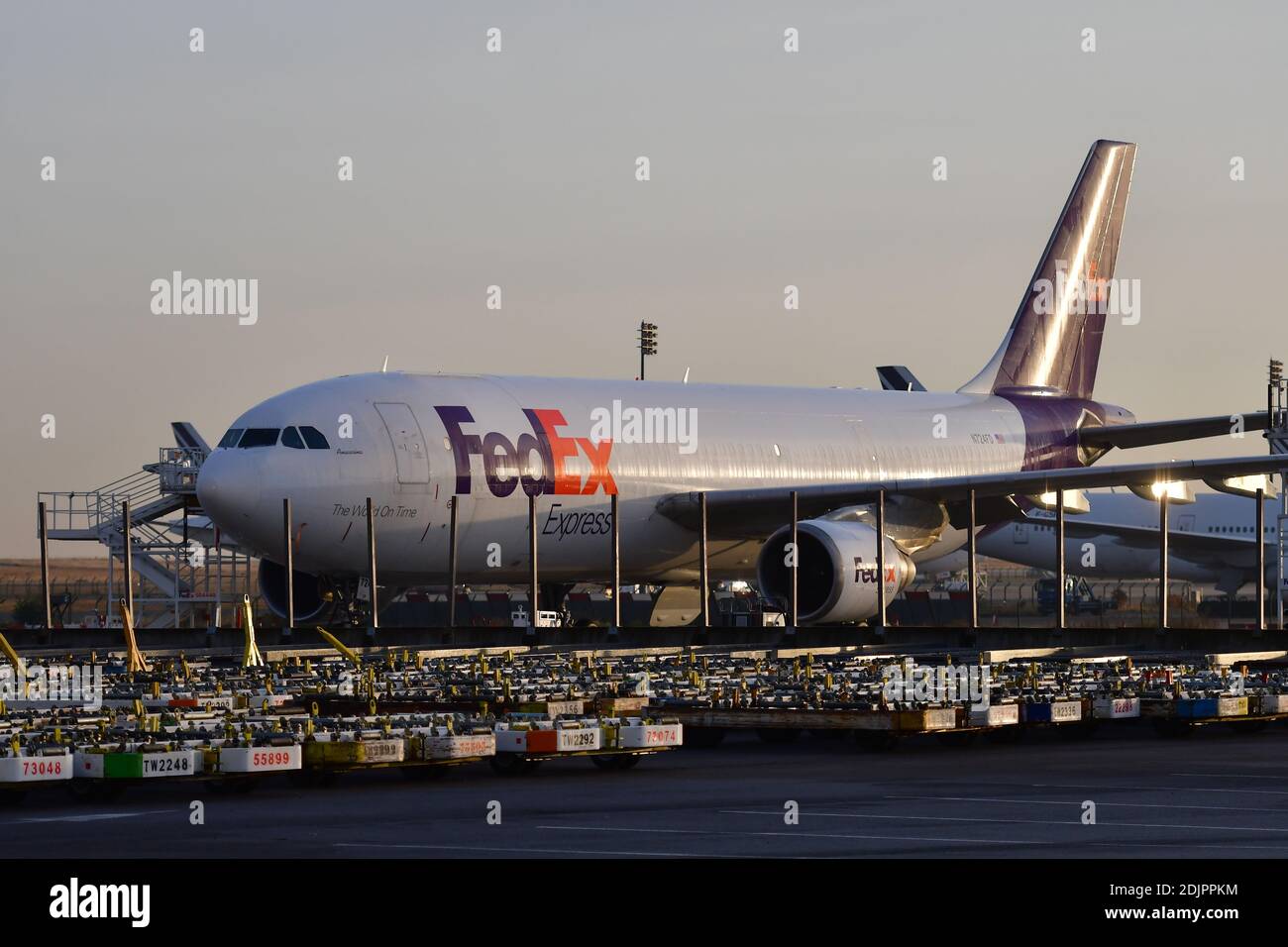 Charles de gaulle airport general view hi-res stock photography and ...