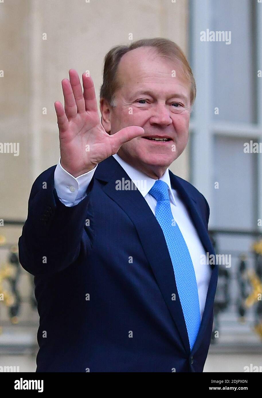 John chambers and cisco systems hi-res stock photography and images - Alamy