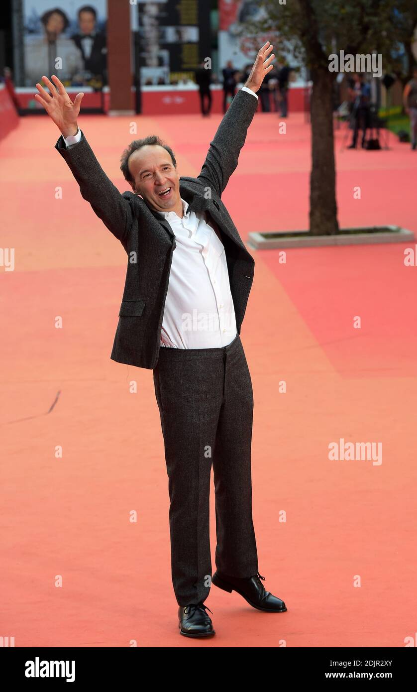Italian actor and director Roberto Benigni walks the red carpet during ...