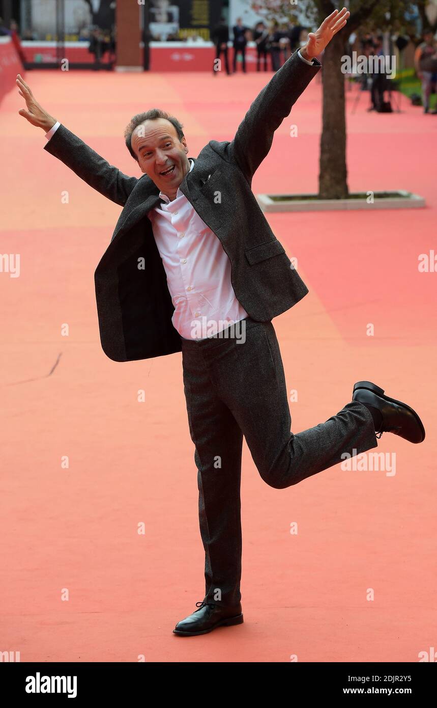 Italian actor and director Roberto Benigni walks the red carpet during ...