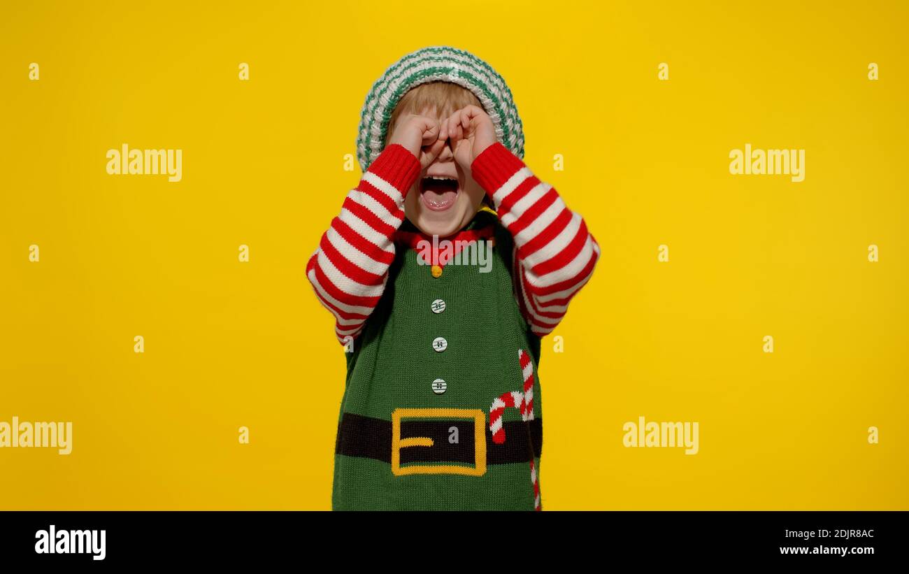 Santa and children crying hi-res stock photography and images - Alamy