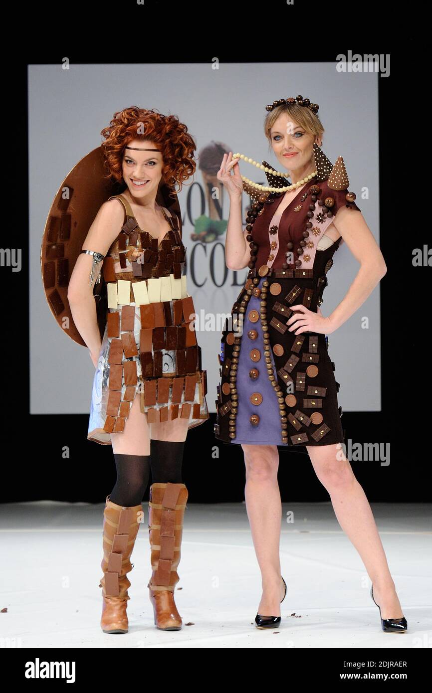 Anais Delva defile dans une robe creee par le styliste Valerie Pache et ...