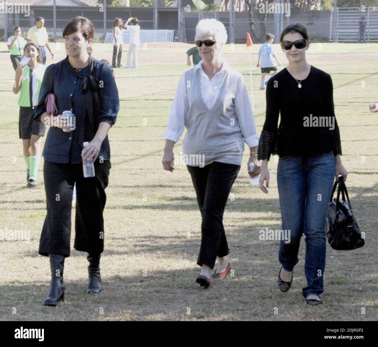 Katie Holmes makes another trip to the ball park, this time with her ...