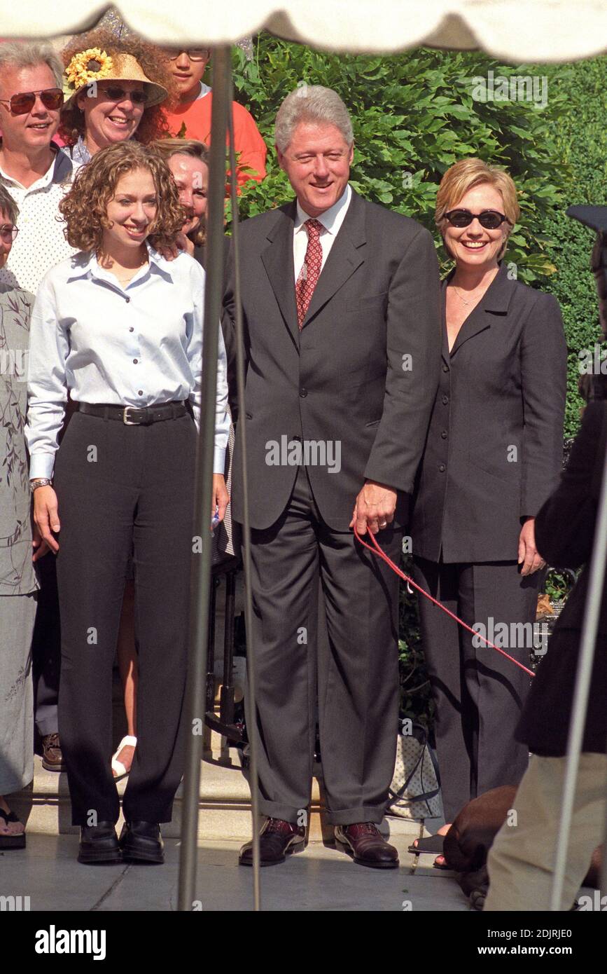 Bill hillary clinton scandal 1999 hi-res stock photography and images ...