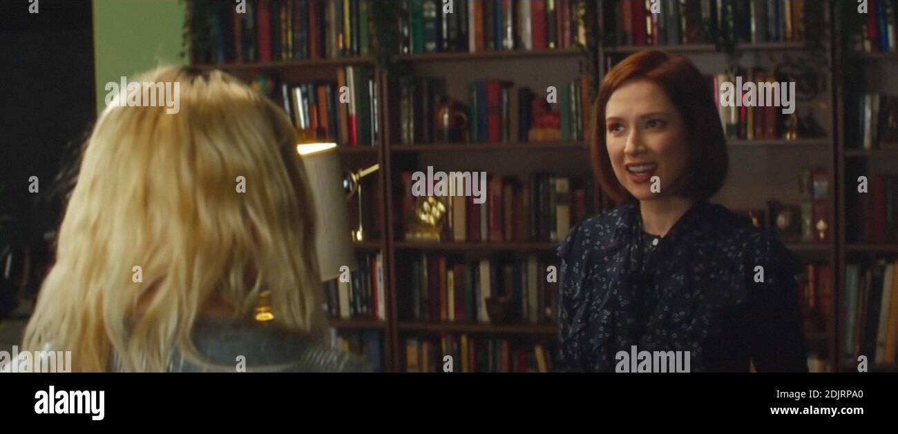 THE STAND IN, from left: Drew Barrymore, Ellie Kemper, 2020. © Saban ...