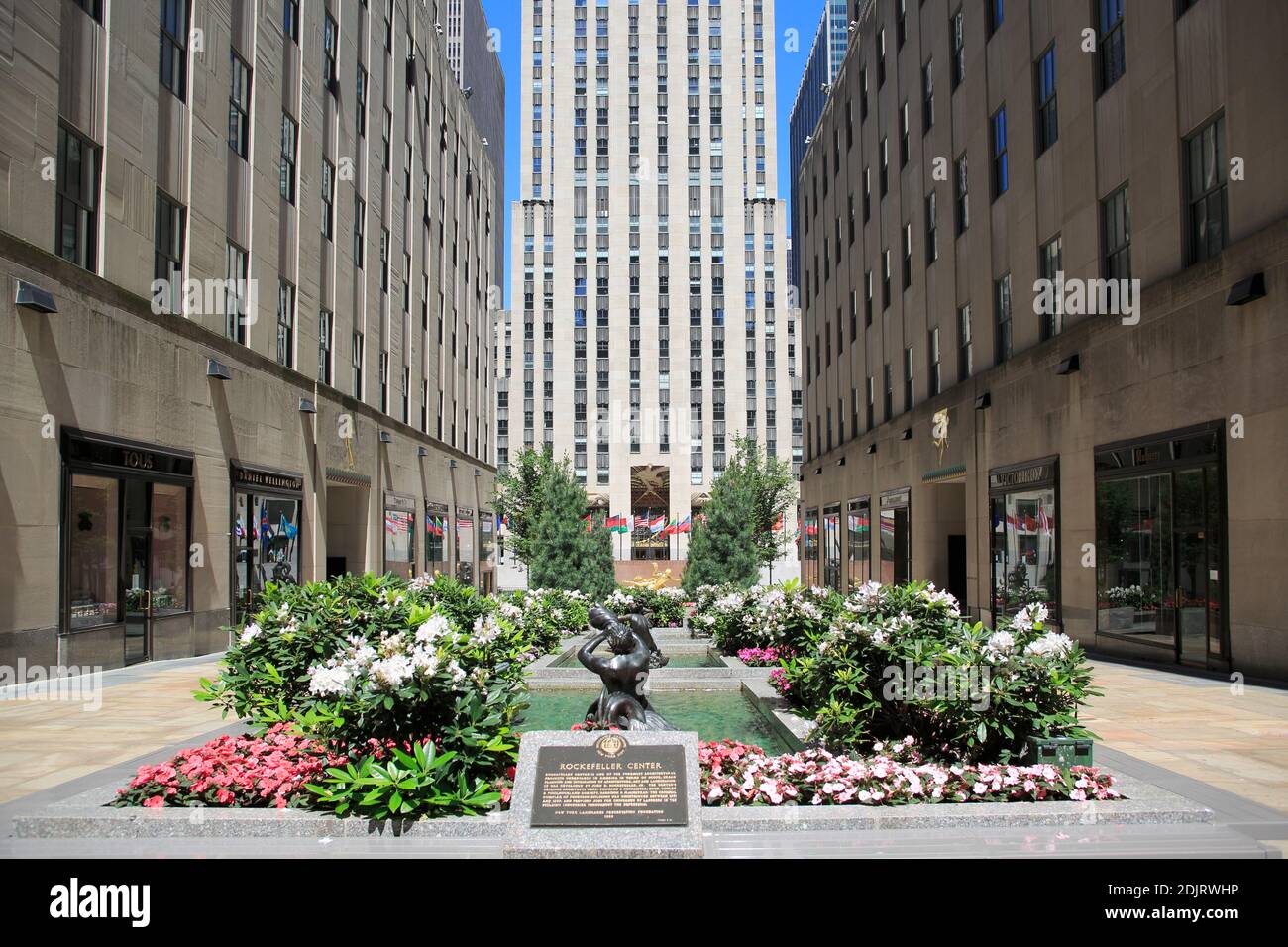 Rockefeller Center, Channel Gardens, 5th Avenue, Midtown, Manhattan ...