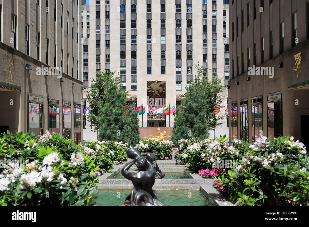 Rockefeller Center, Channel Gardens, 5th Avenue, Midtown, Manhattan ...