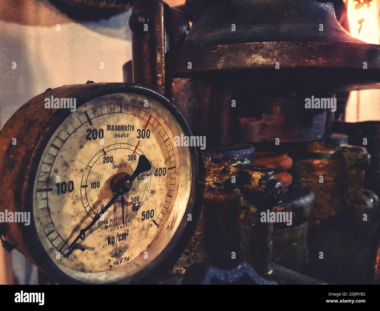 Antique pressure gauge hi-res stock photography and images - Alamy