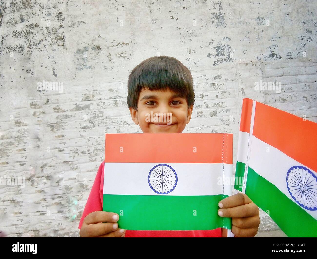 Boys holding indian flags hi-res stock photography and images - Alamy