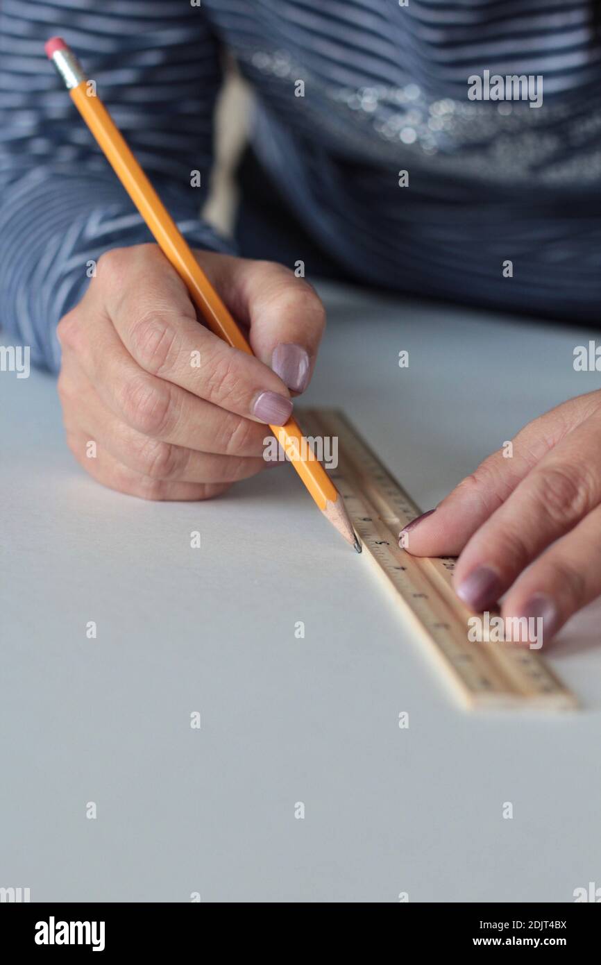 Artist line drawing people hi-res stock photography and images - Alamy