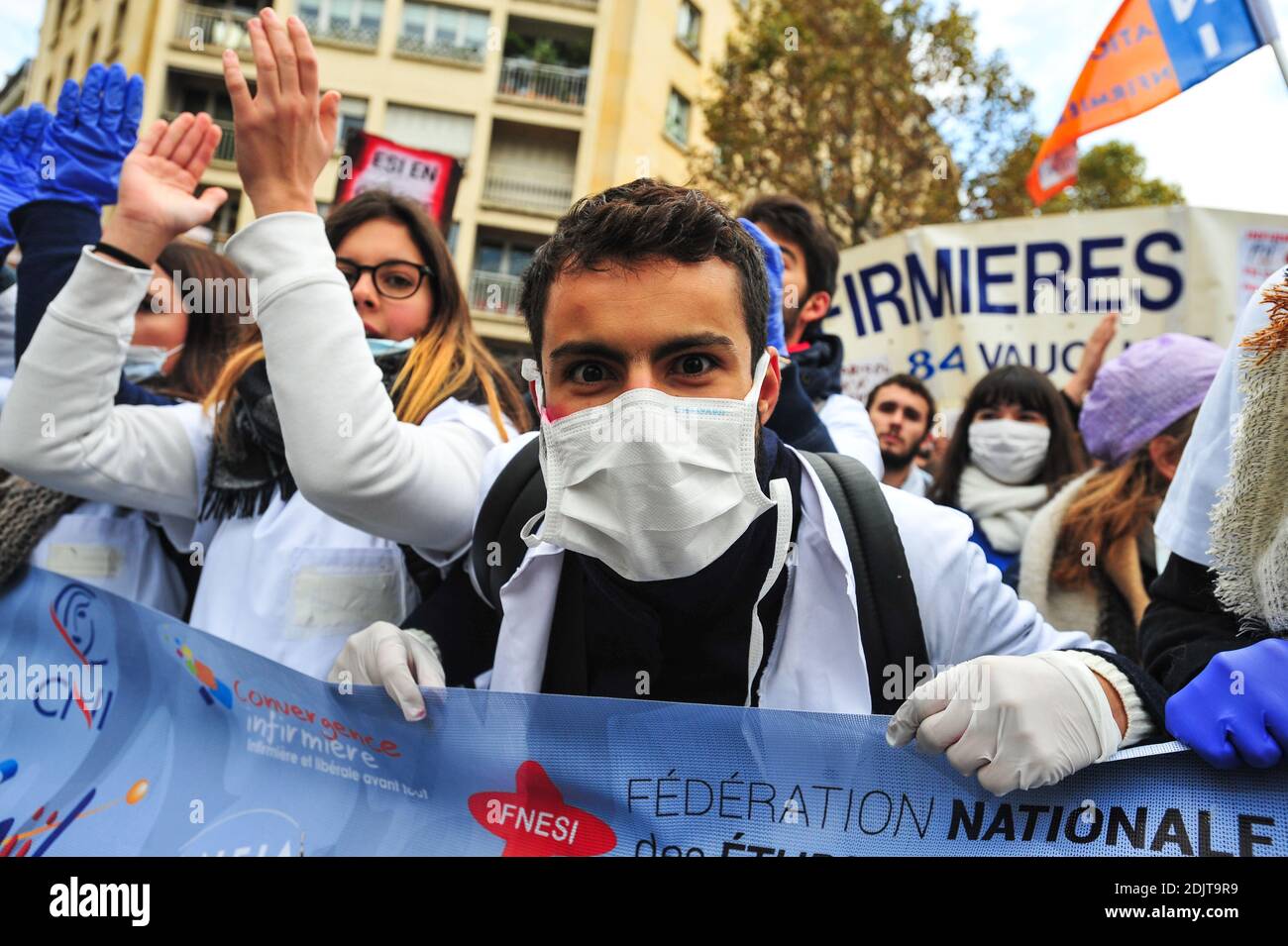 Hospital nurses, healthcare sector and their unions demonstrate in ...
