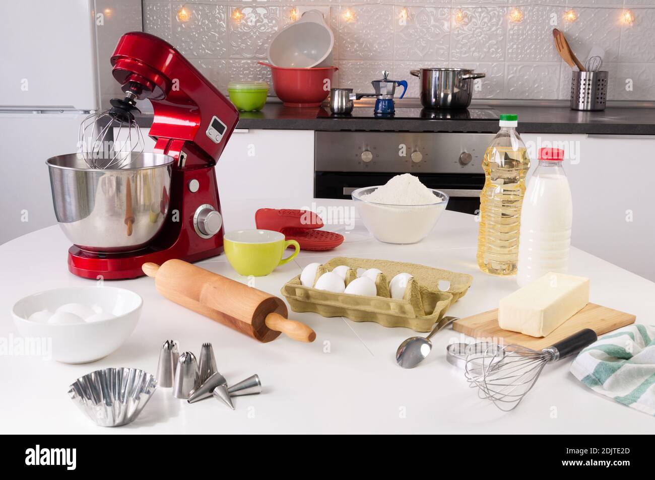 Stand mixer hi-res stock photography and images - Alamy