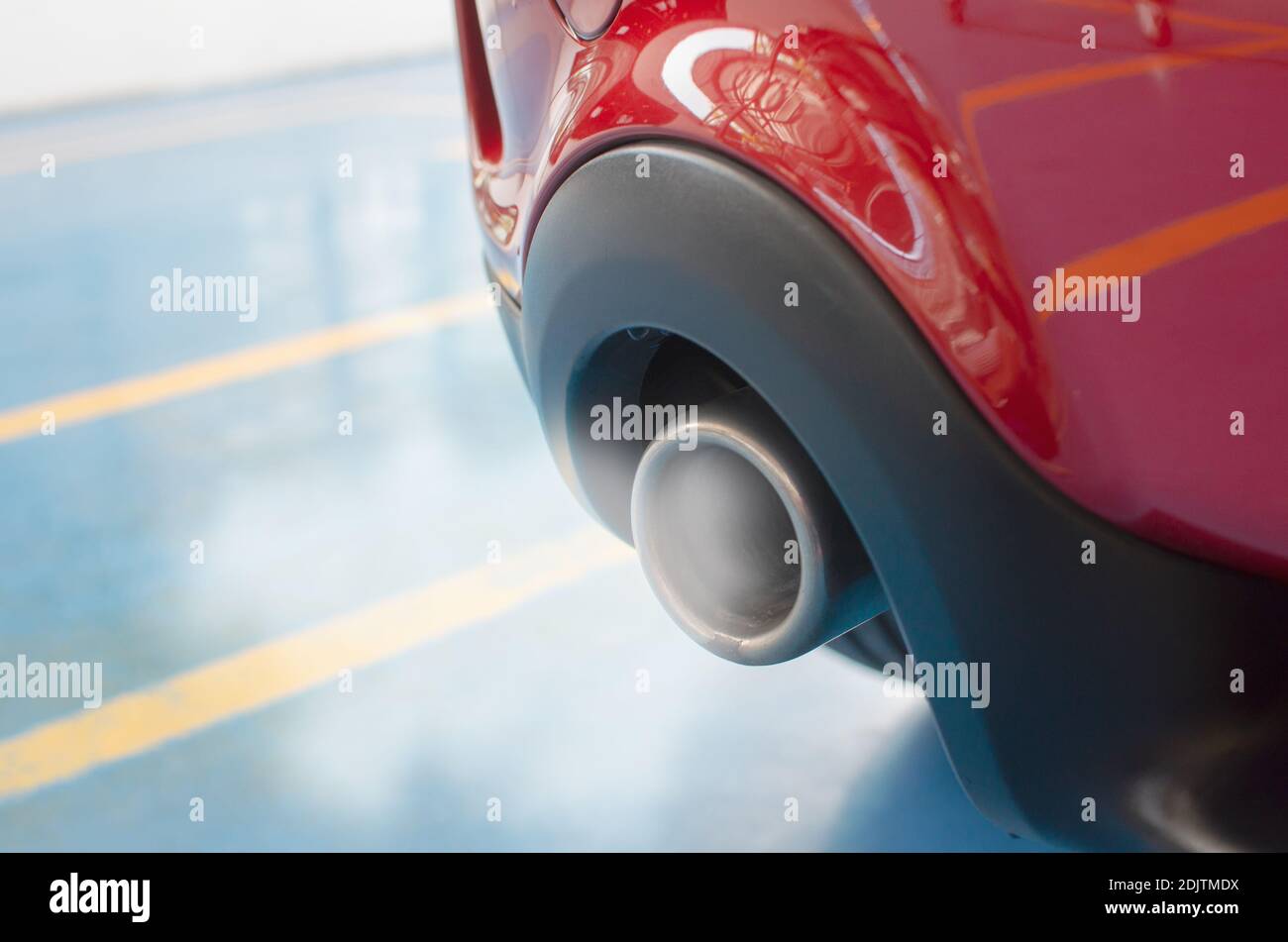 Car exhaust pollution pipe hi-res stock photography and images - Alamy