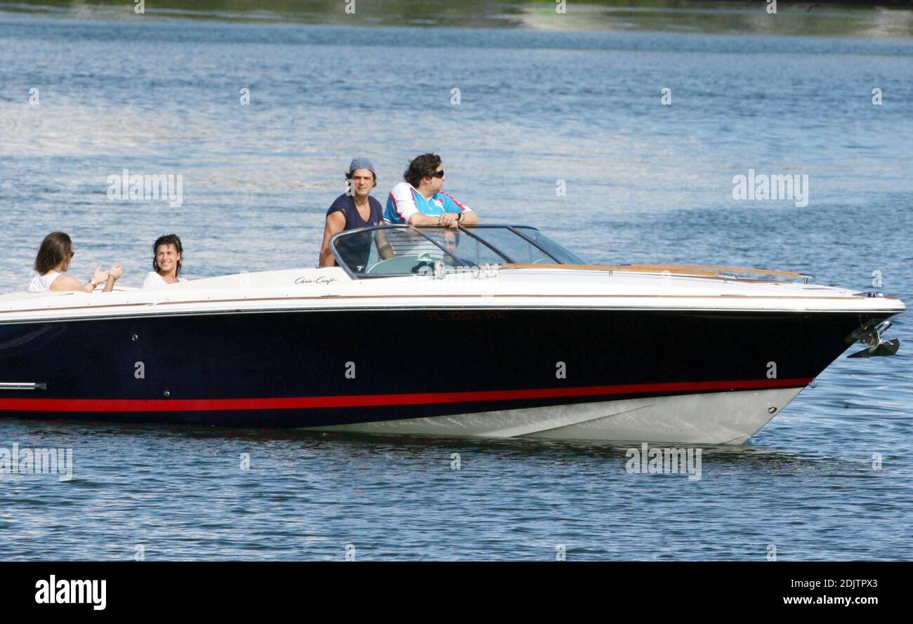 Latin crooner Alejandro Sanz takes a boat trip round Miami Bay with ...