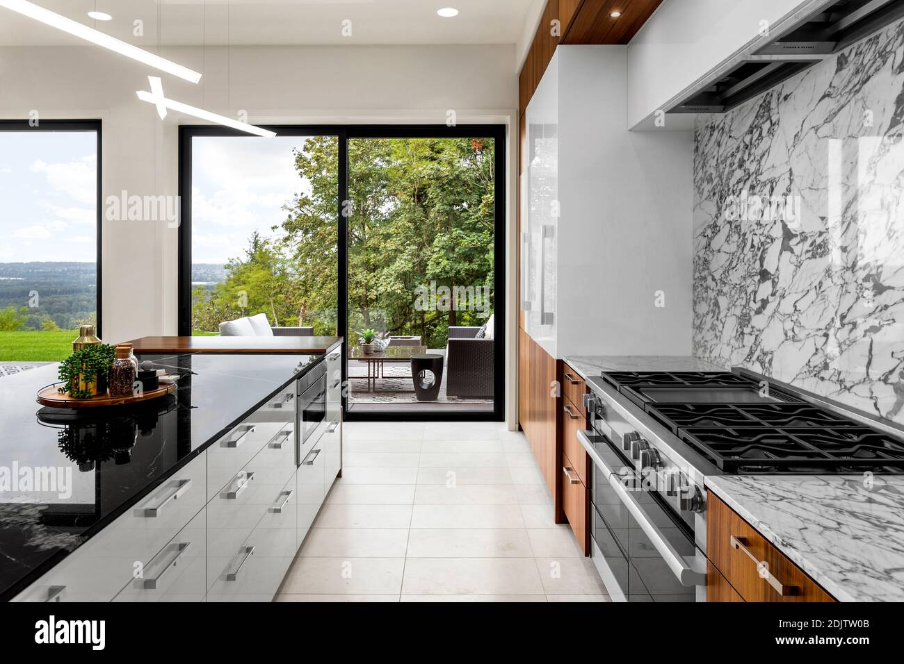 Large open kitchen blue hi-res stock photography and images - Alamy