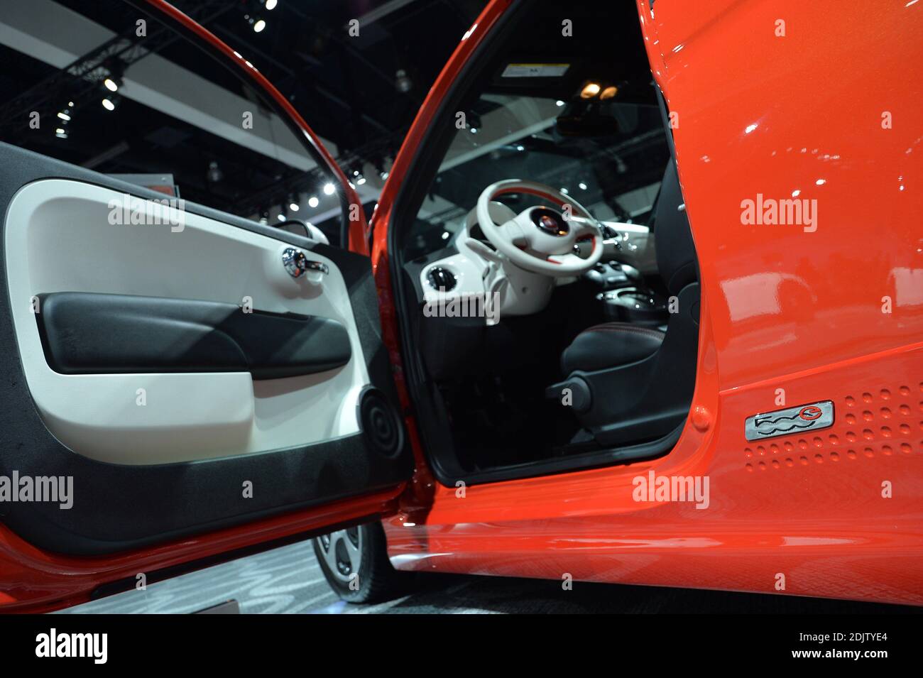 The electric Fiat 500e at the Los Angeles Auto Show, in Los Angeles ...