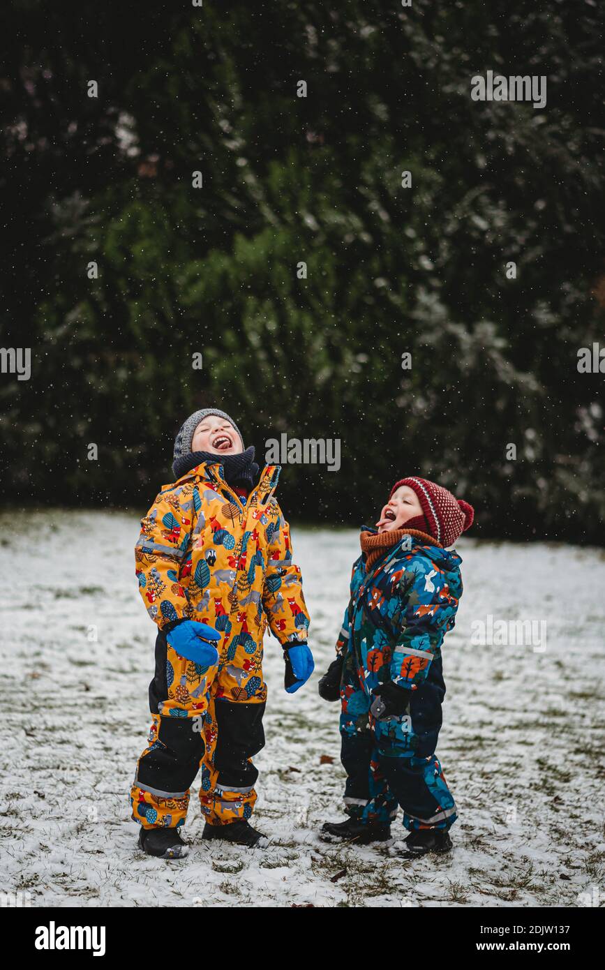 Kid sticking out tongue hi-res stock photography and images - Alamy