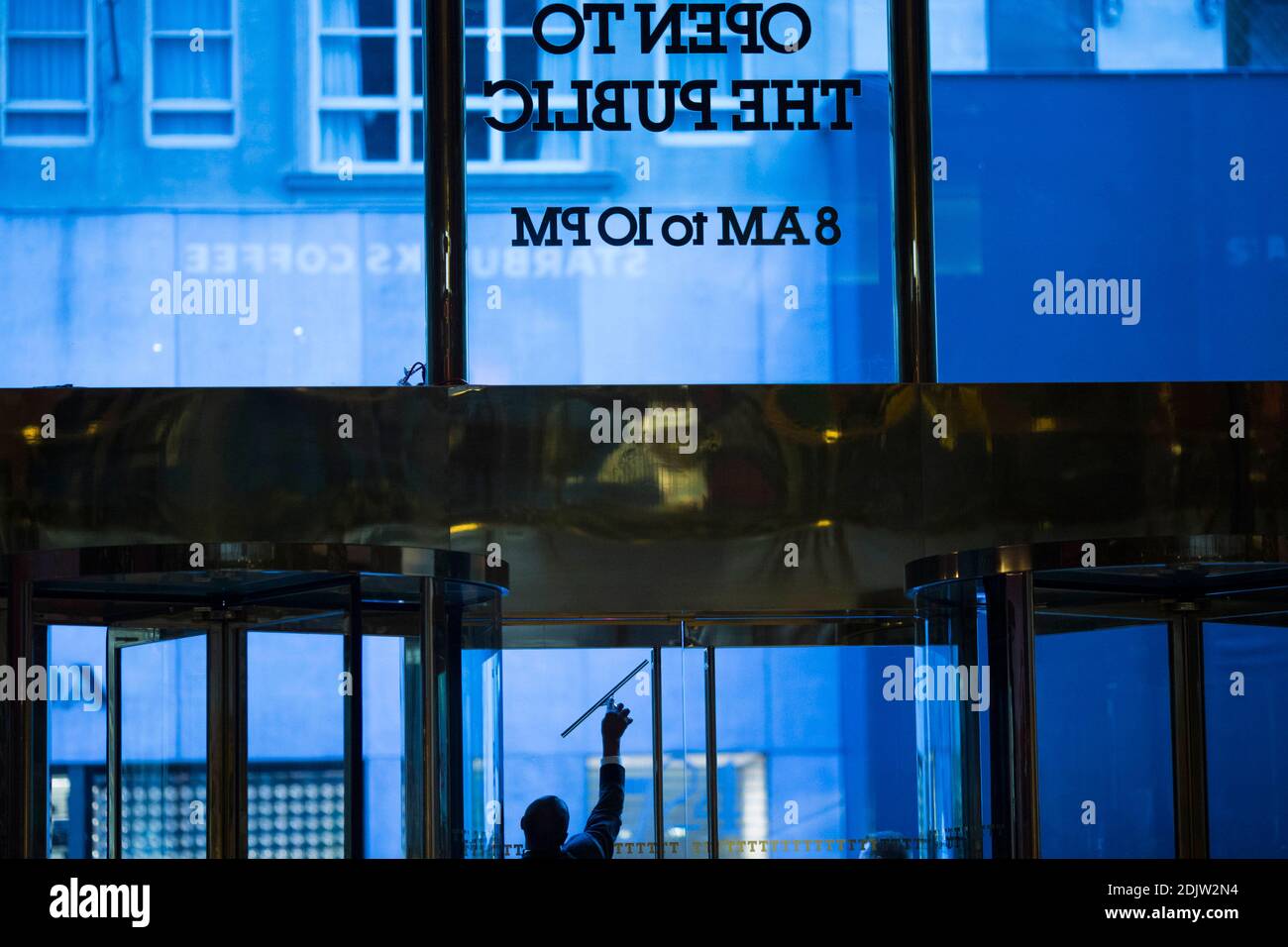 Bloomberg windows hi-res stock photography and images - Alamy