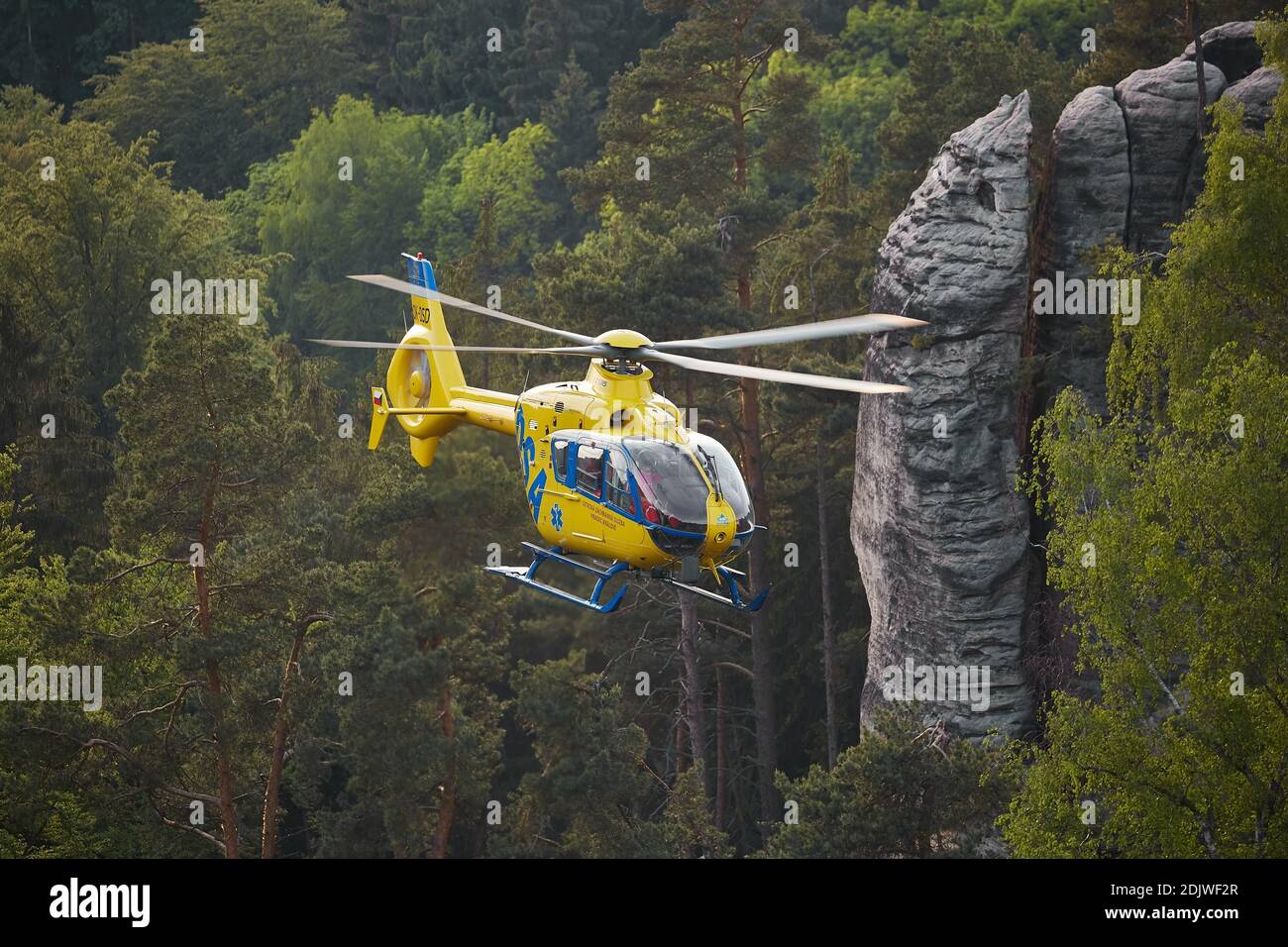 Helicopter rescue scene hi-res stock photography and images - Alamy