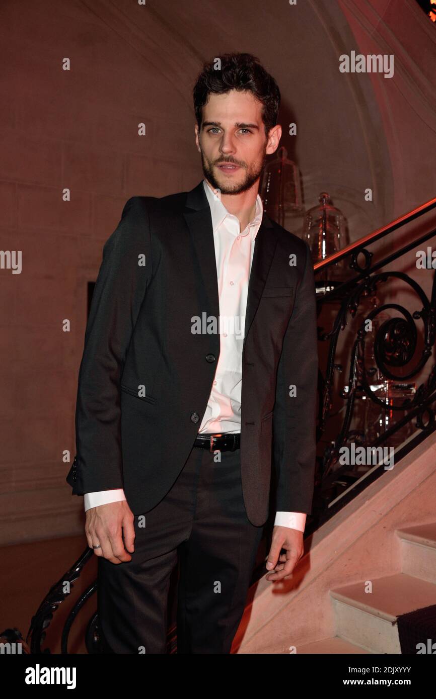 Kevin Mischel attending at LINK pour AIDES dinner held at the Pavlllon ...