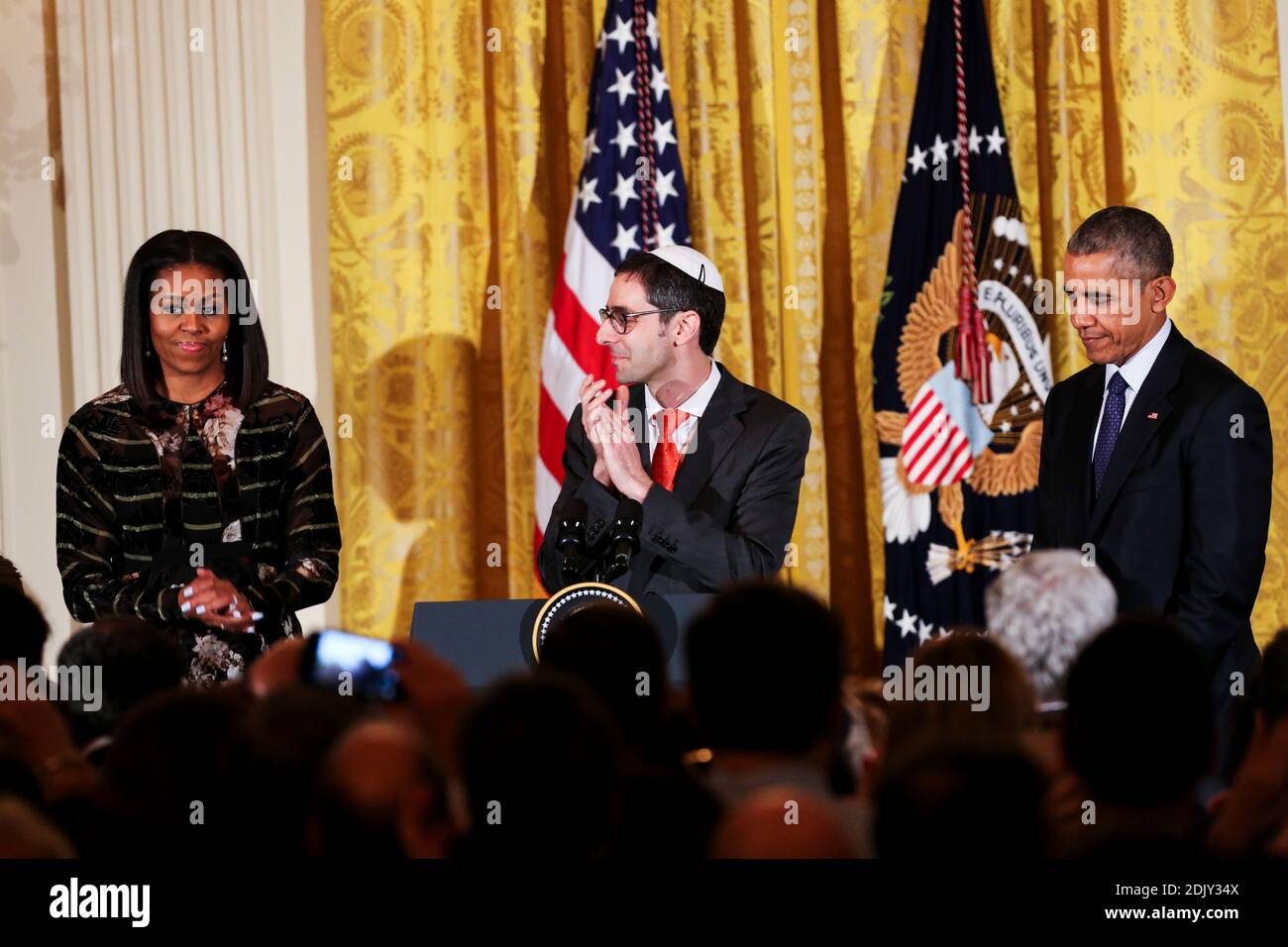 Rabbi Exler speaks while Us President Barack Obama and First Lady ...