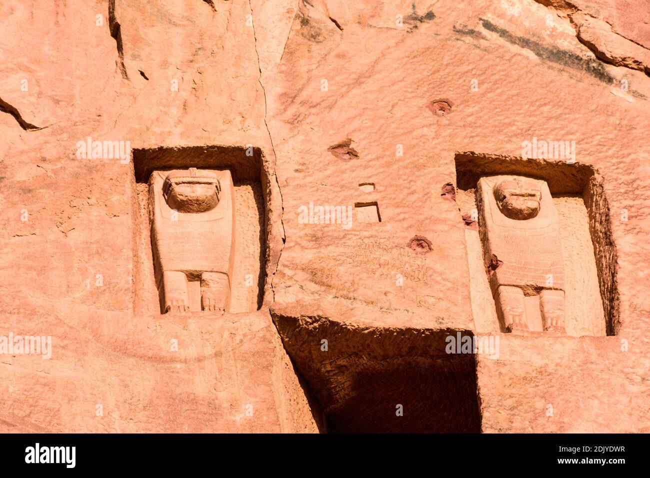 Lion settle hi-res stock photography and images - Alamy