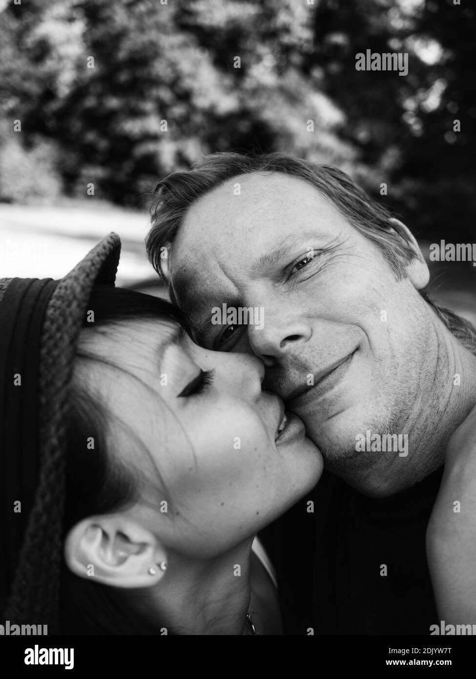 Germany kiss love relationship hi-res stock photography and images - Alamy