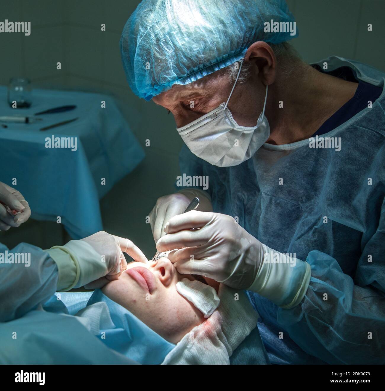 Hospital operations medical doctors Stock Photo - Alamy