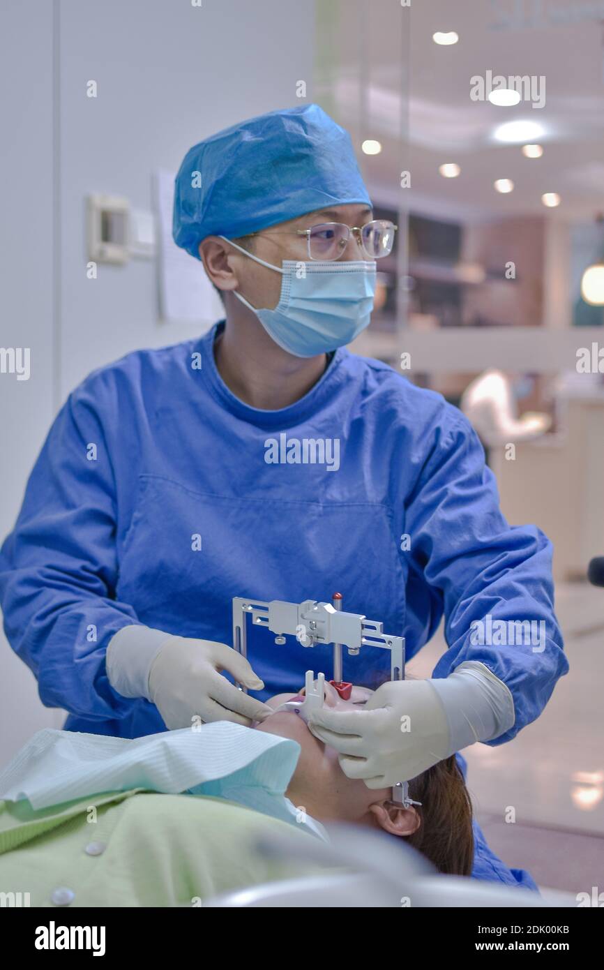 Hospital operations medical doctors Stock Photo - Alamy