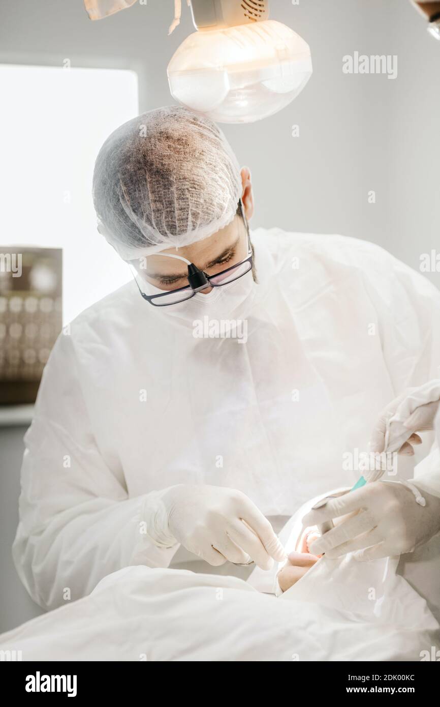 Hospital operations medical doctors Stock Photo - Alamy