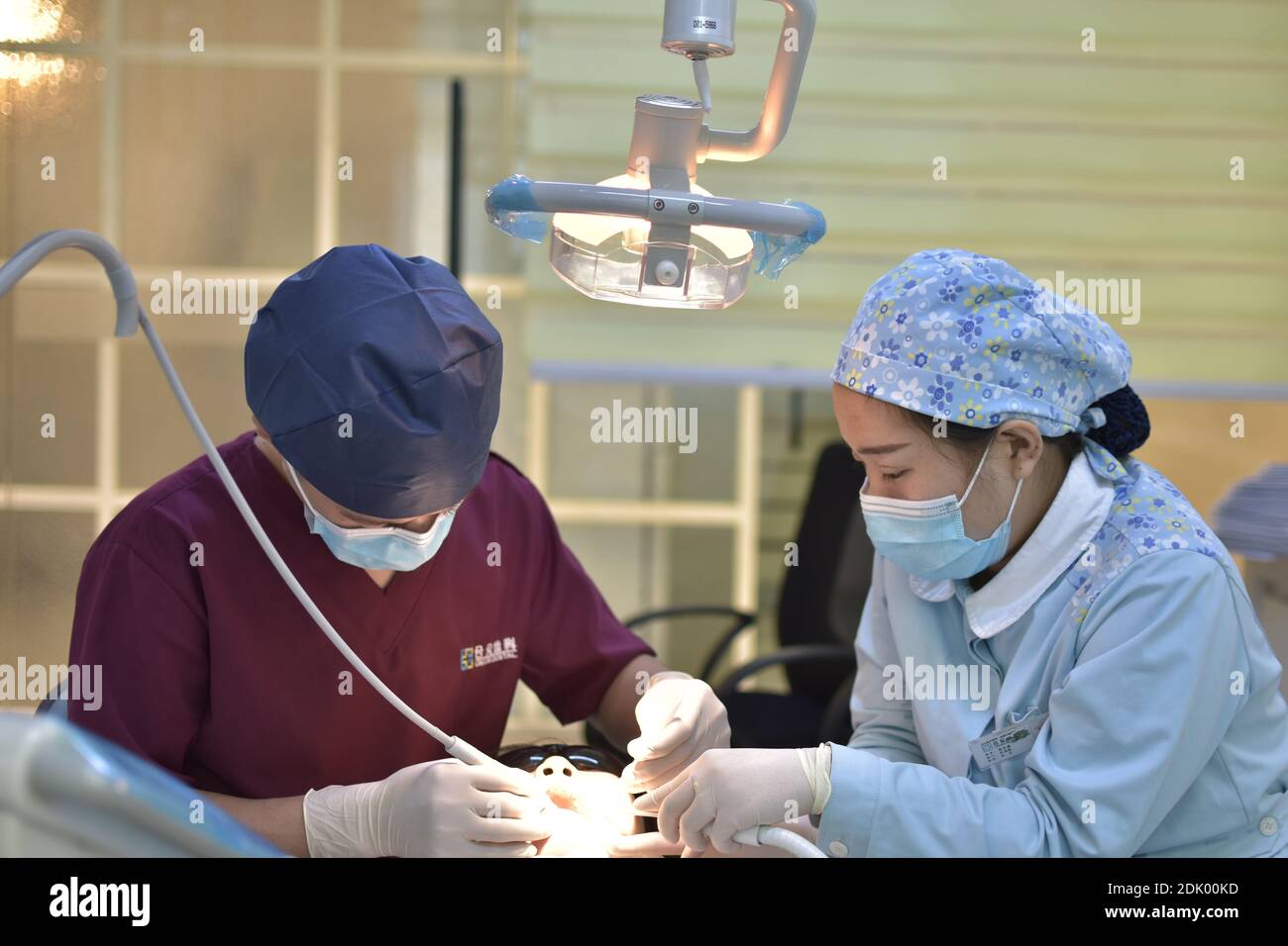 Hospital operations medical doctors Stock Photo - Alamy