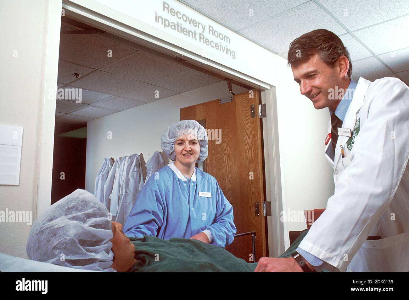 Hospital operations medical doctors Stock Photo - Alamy